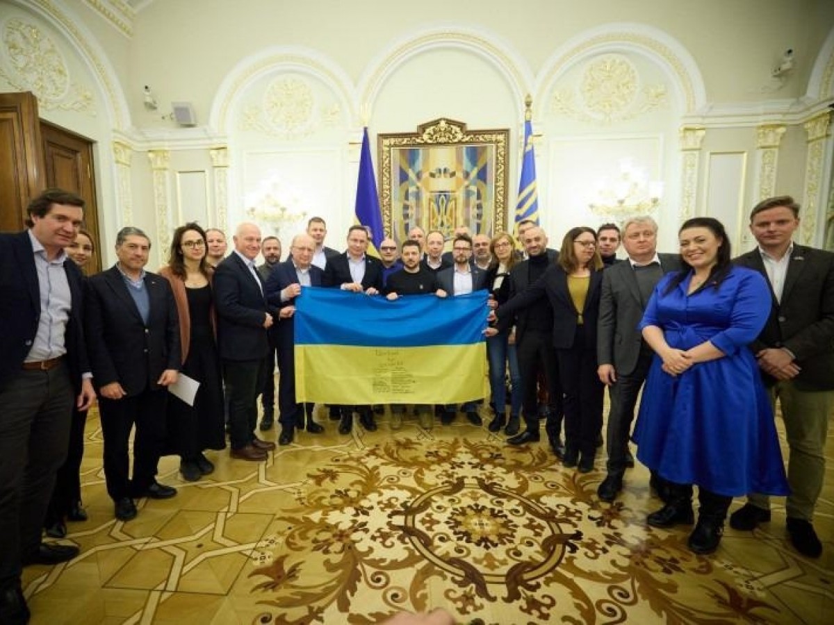 Negotiation, Defeat, or Collapse