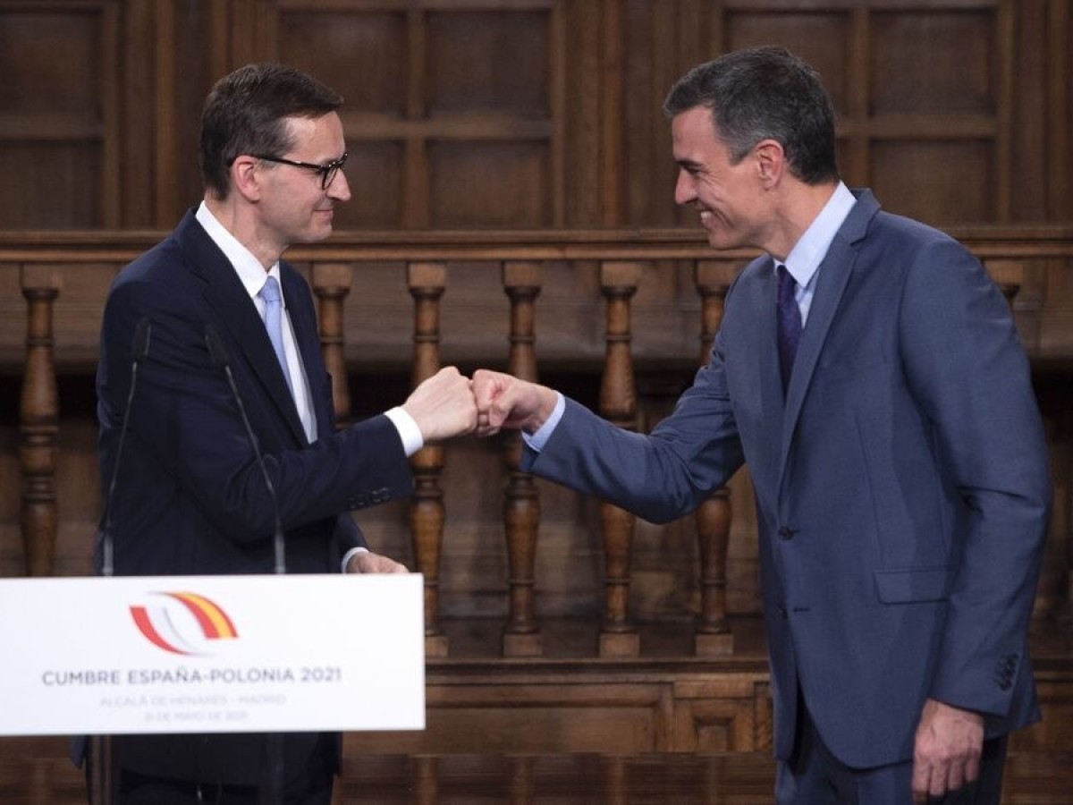 The Two Poles of Europe: The European policy perspective of Poland and ...