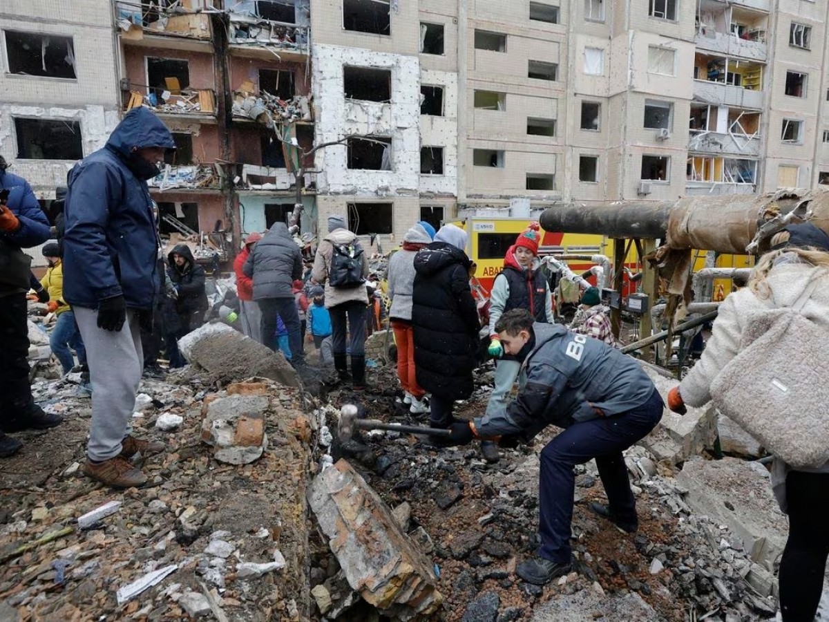 Collective Containment of Russia in Ukraine is the Main Factor for ...