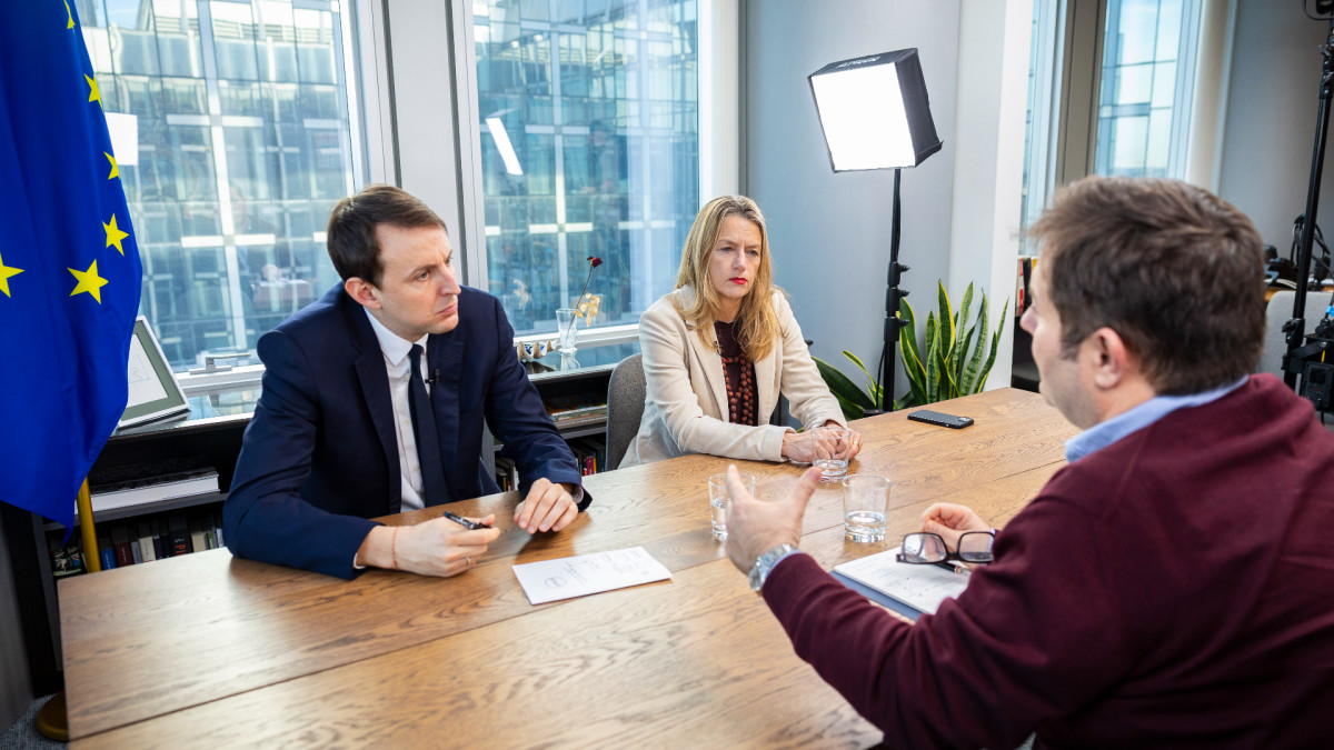 Javi López and Rosa Balfour: "Europe faces unprecedented pressure on ...